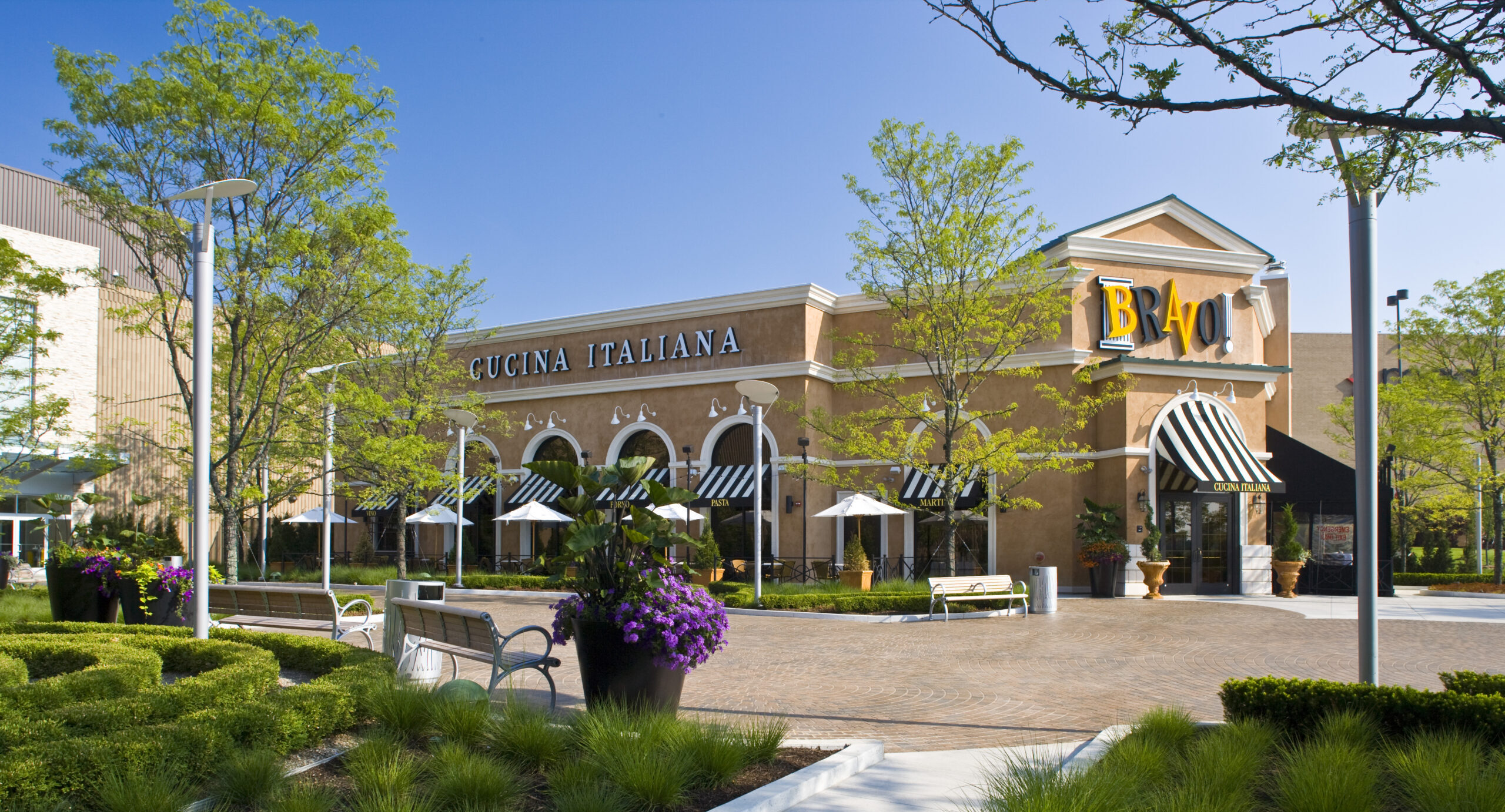 Fairlane Town Center Renovations & Plaza Addition - Clark Construction ...